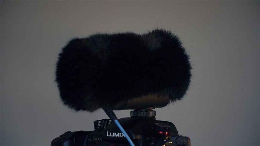 Sennheiser MKE 400 | An ‘Encapsulated’ & Versatile Shotgun Mic – PhotoBite